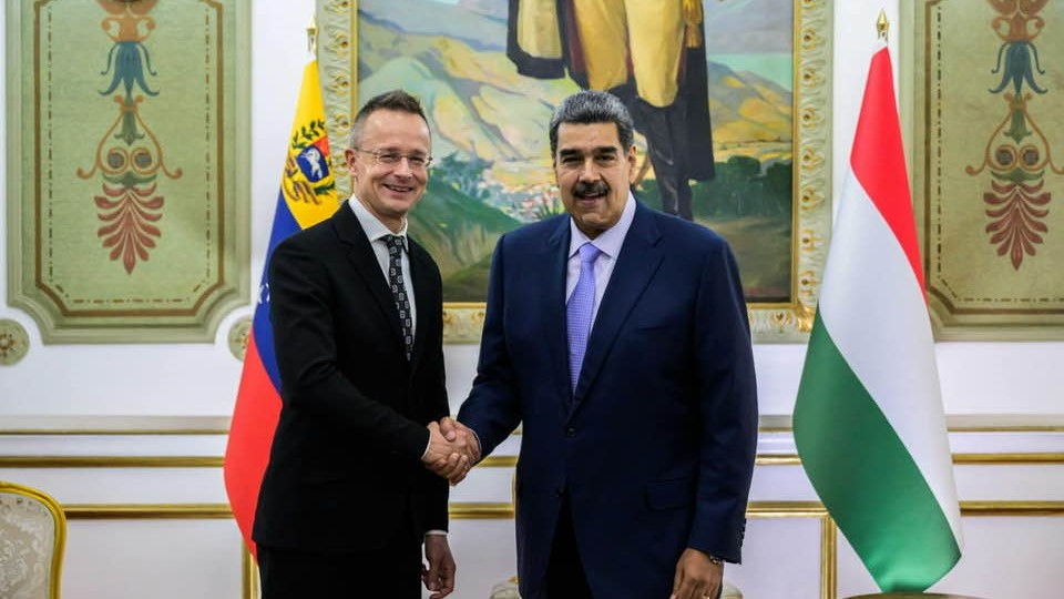 G4media: Orbán Viktoros szórólappal kampányol Erdélyben a magyarellenes ...